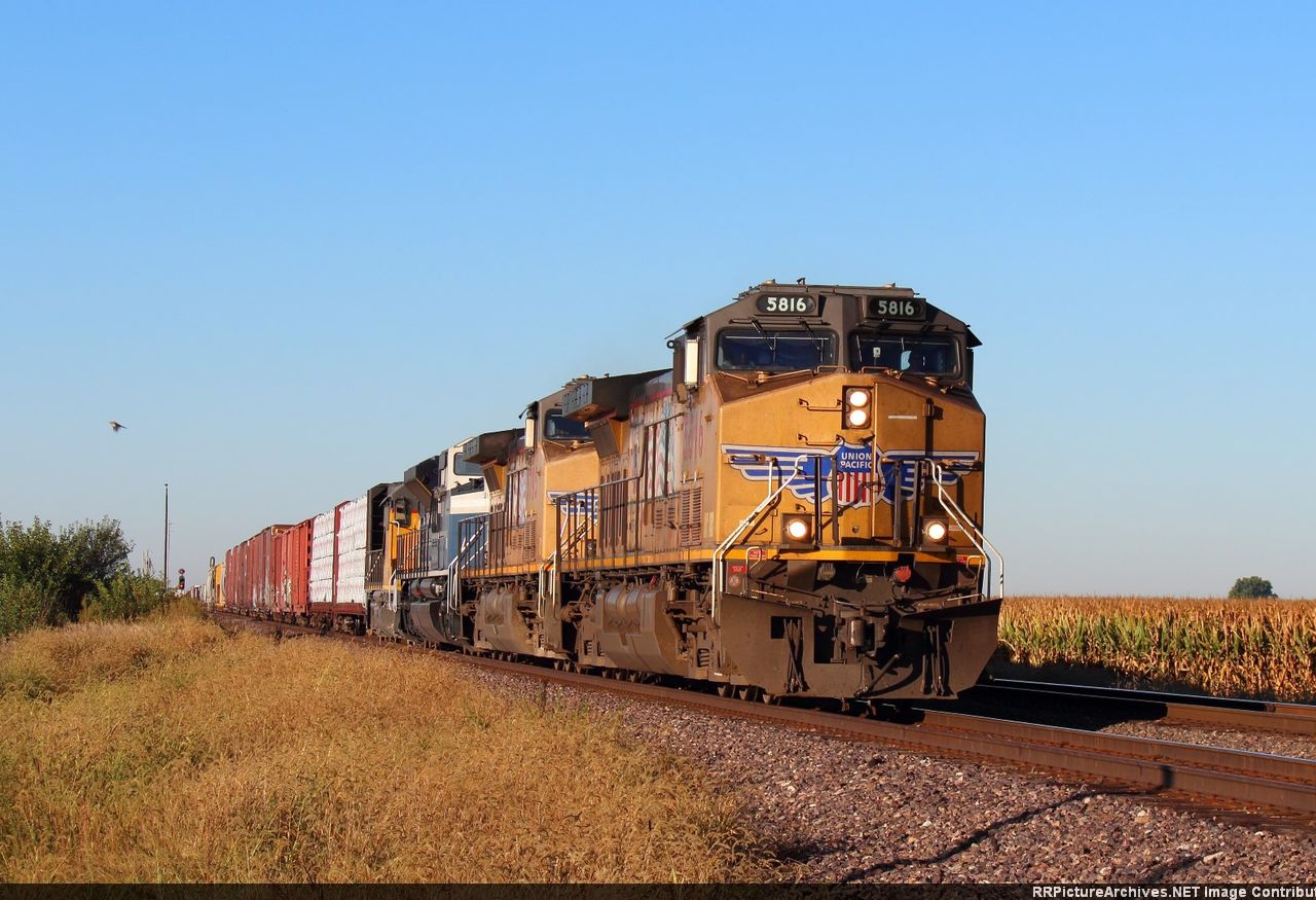 UP 5816 5795 EMDX 1208 UPY669